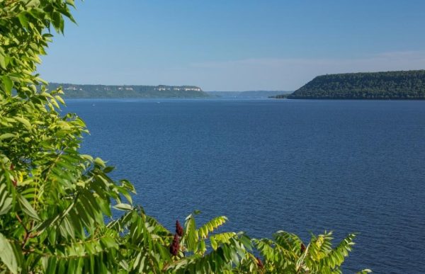 Lake Pepin: Take a Roundtrip Tour of This Treasure on the Mississippi ...