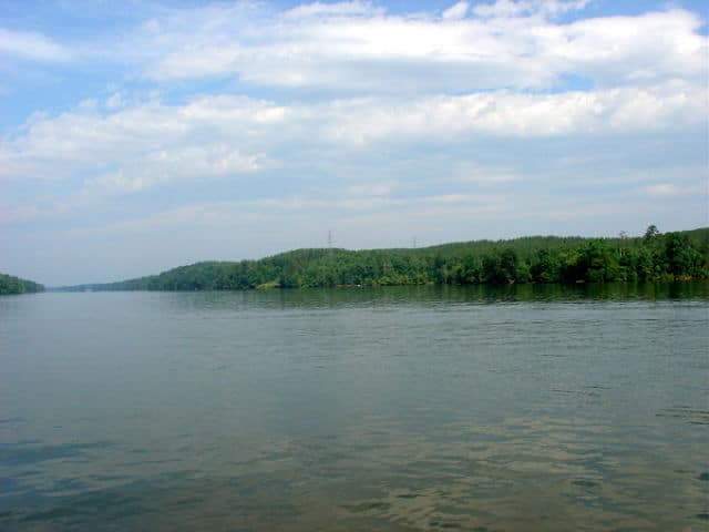 Lake Rhodhiss, North Carolina, USA Vacation Info - LakeLubbers