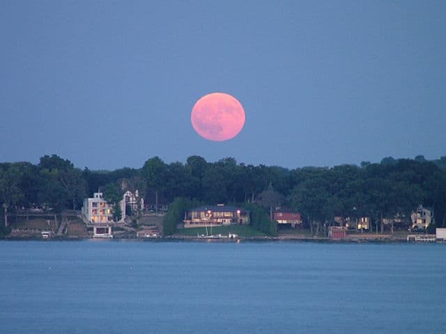 Lake Monona, Wisconsin, USA Vacation Info: LakeLubbers